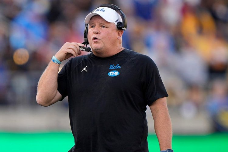 UCLA baş antrenörü Chip Kelly, Pac-12'nin 'üzücü' yıkımı hakkında ...